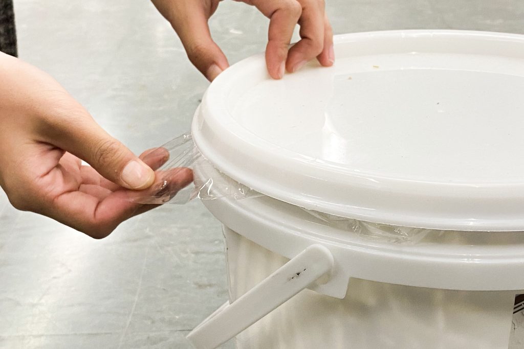 DIYの塗料におすすめ！手で塗れる「MORUMORU(モルモル)」を多彩な場所に塗ってみた - makit（メキット）by DIY FACTORY